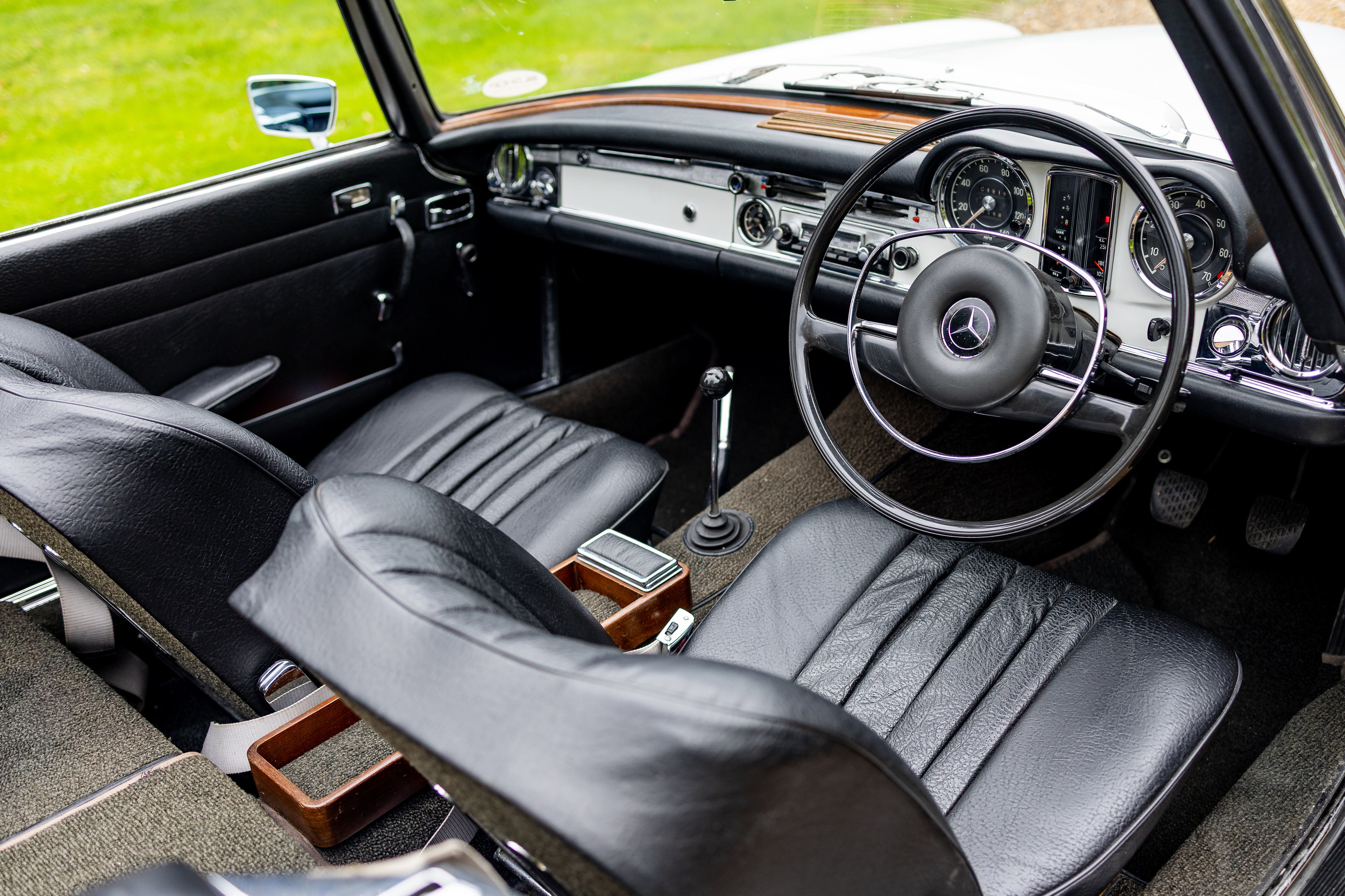 Lot 213 - 1968 Mercedes-Benz 280 SL Pagoda